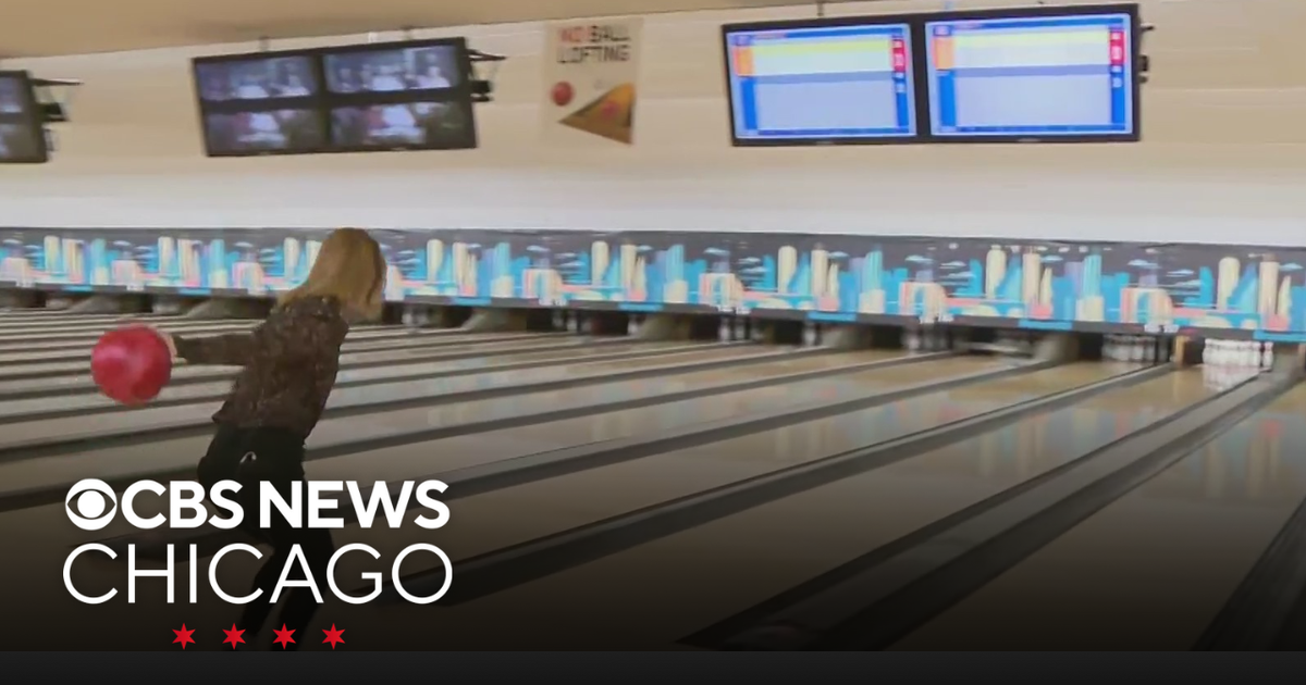Beloved Skyway Bowling needs your help - CBS Chicago