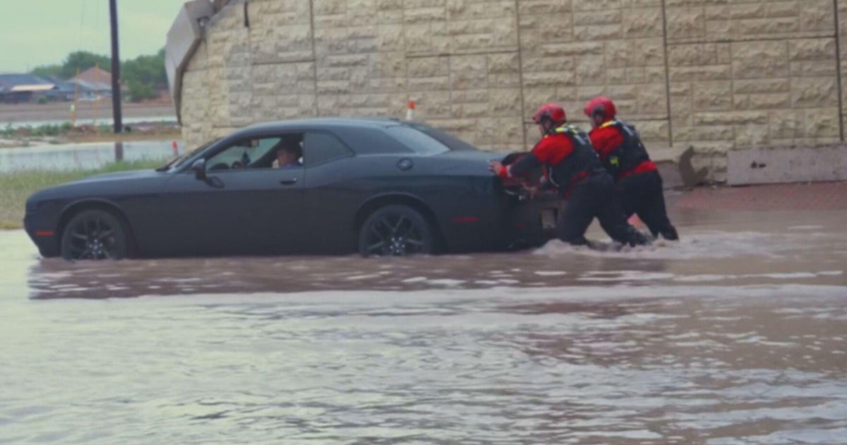 Many drivers forced to abandon vehicles amid heavy flooding in South ...