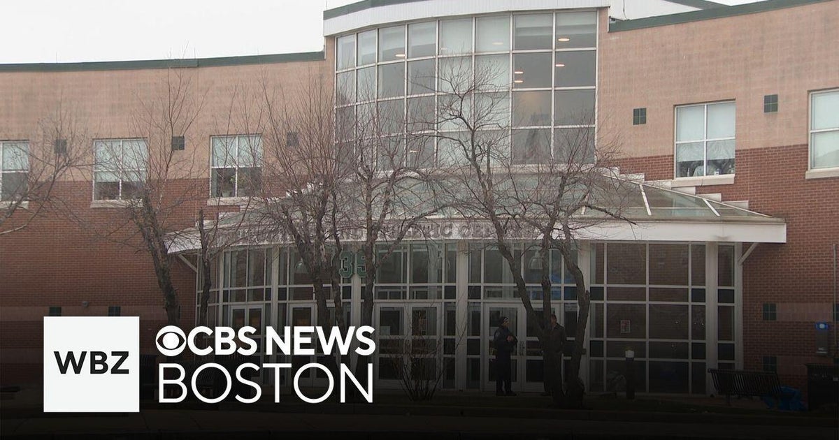 Job fair in Roxbury shut down after fight breaks out - CBS Boston