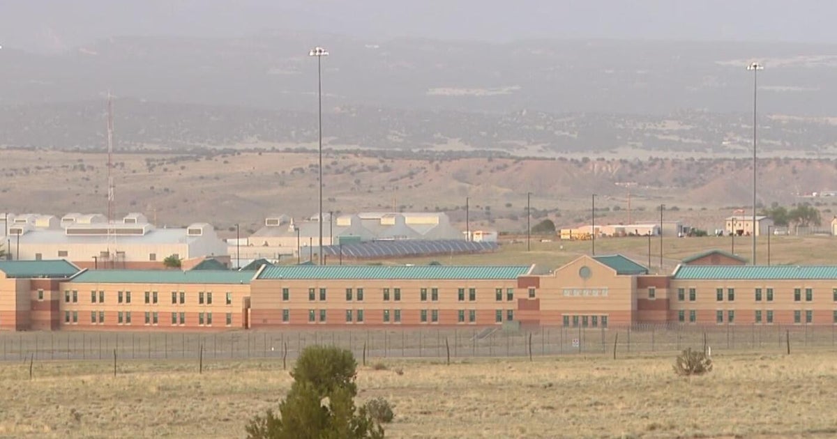 Inmate dies at federal prison in Colorado - CBS Colorado