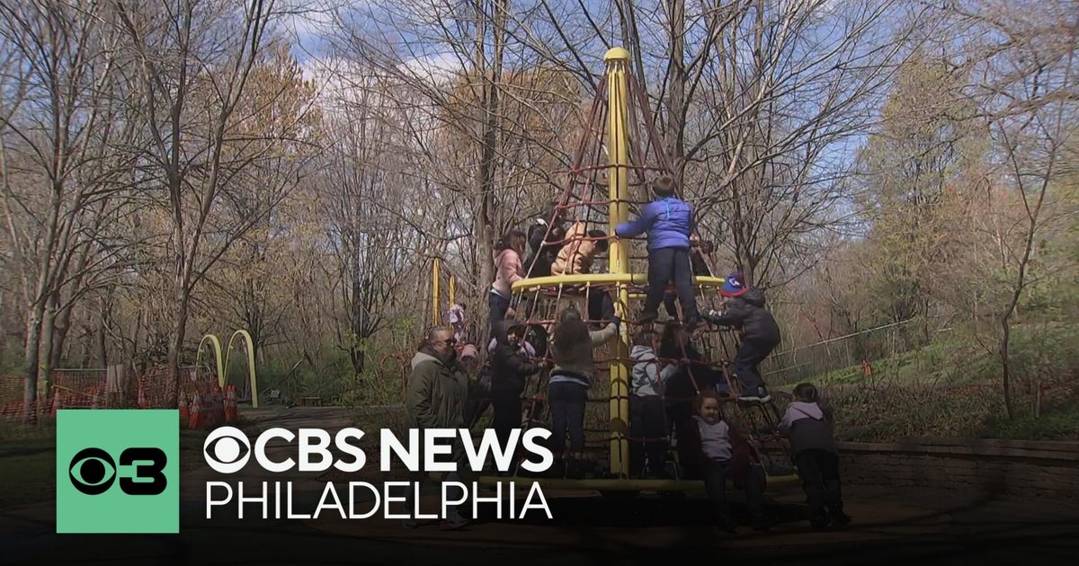 Philadelphia residents bundle up with unexpected cold temperatures ...