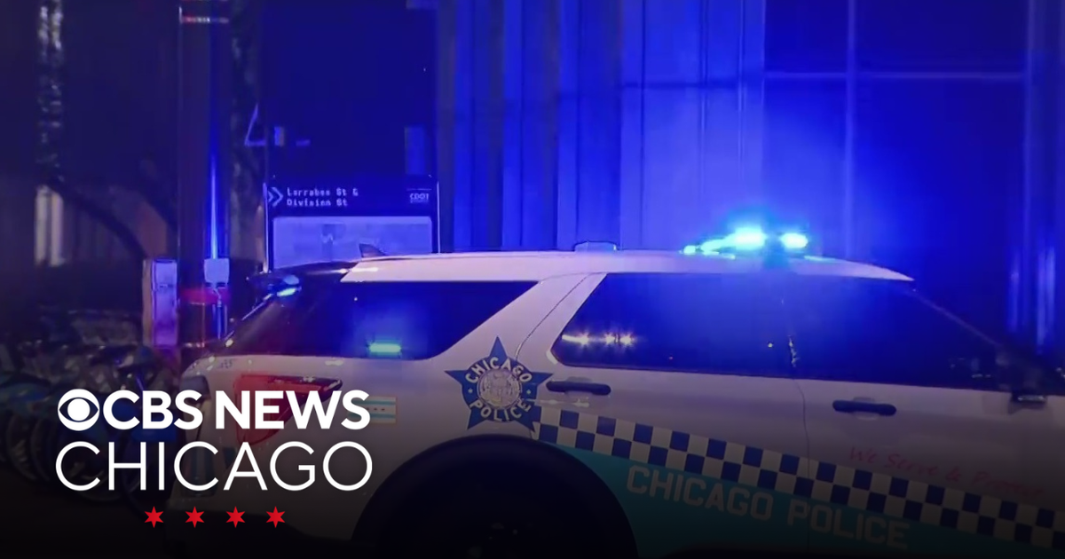 Investigation underway at Chicago police station on Chicago's Near ...