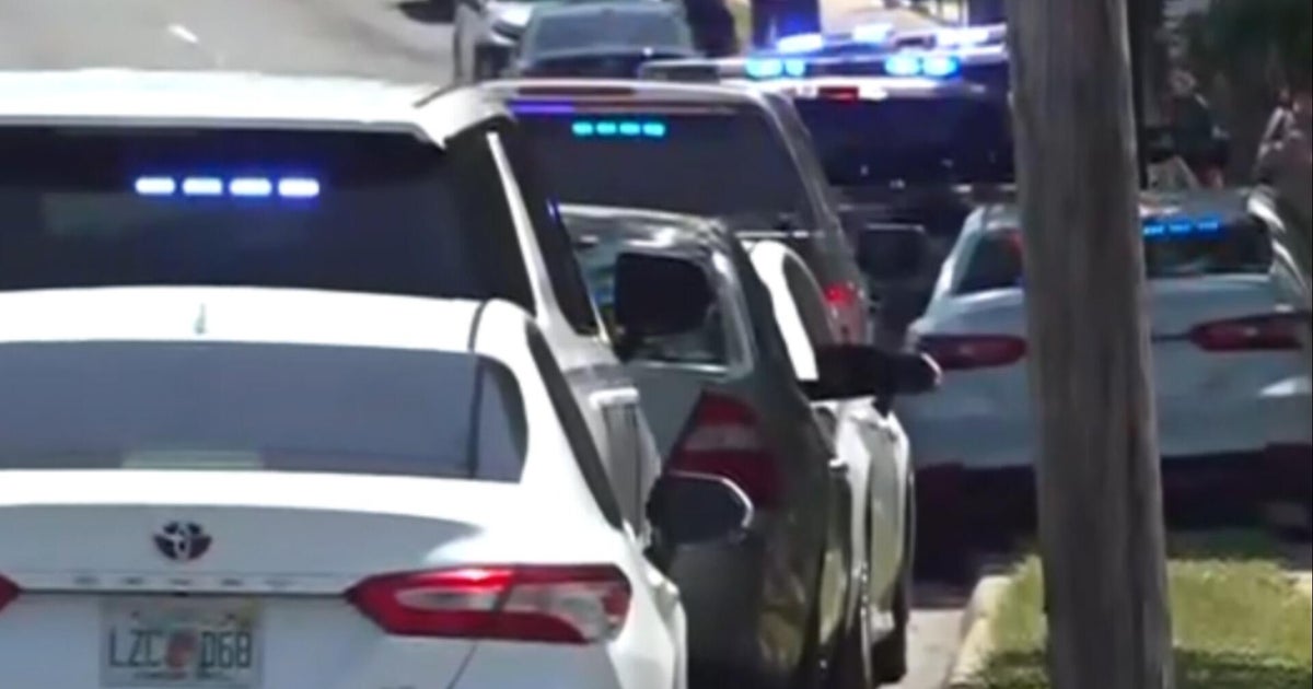 Alleged FSU gunman reportedly shot by police - CBS News