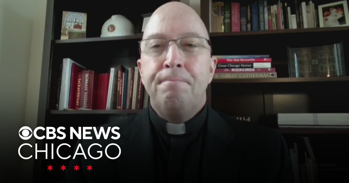 Father Pat McGrath reacts to death of Pope Francis - CBS Chicago