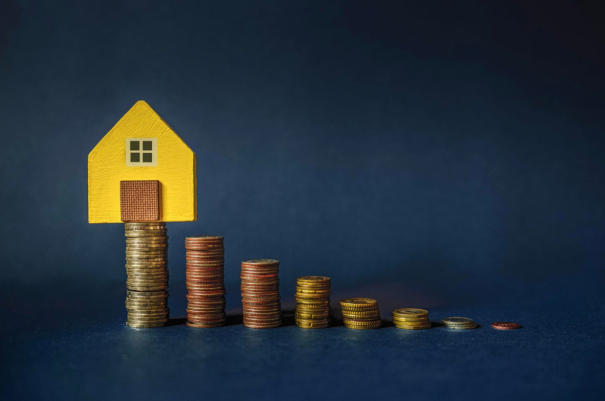 How do changing HELOC rates impact current borrowers? - CBS News