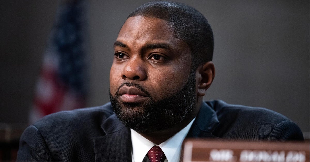 Audience members disrupt Rep. Byron Donalds' town hall - CBS News