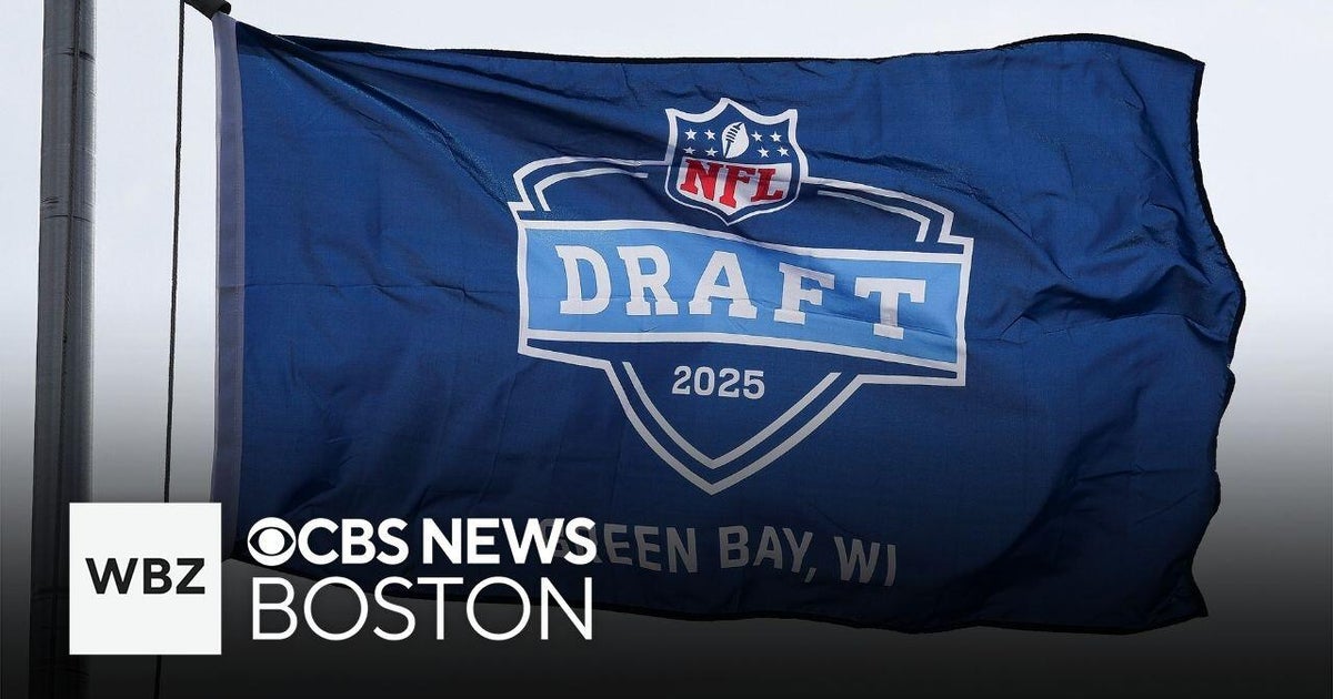 Dan Roche catches up with Patriots fans in Green Bay for 2025 NFL Draft ...