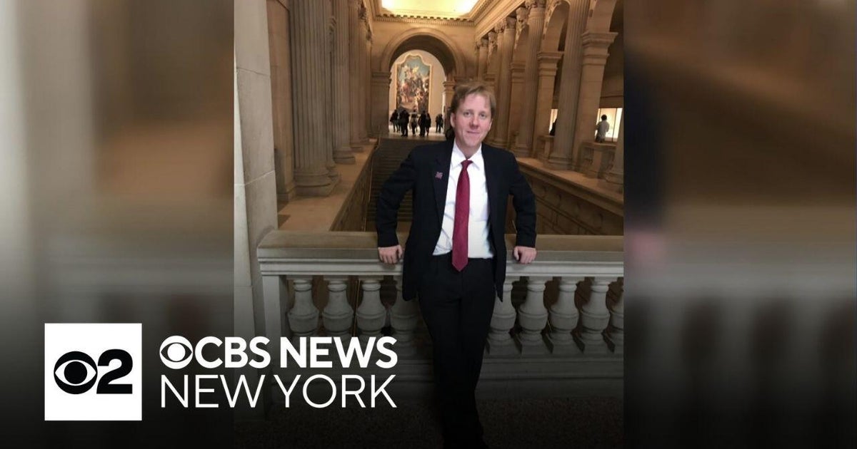 How Patrick Bringley went from a Met security guard to the big stage ...