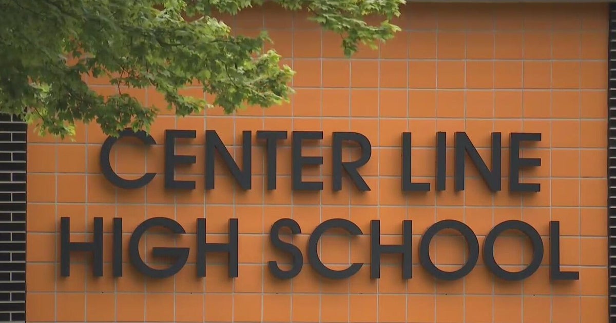 Center Line High School activities resume after lockdown - CBS Detroit