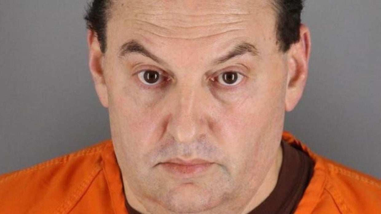 Rare clue at Minneapolis crime scene points to a barefoot killer - CBS News