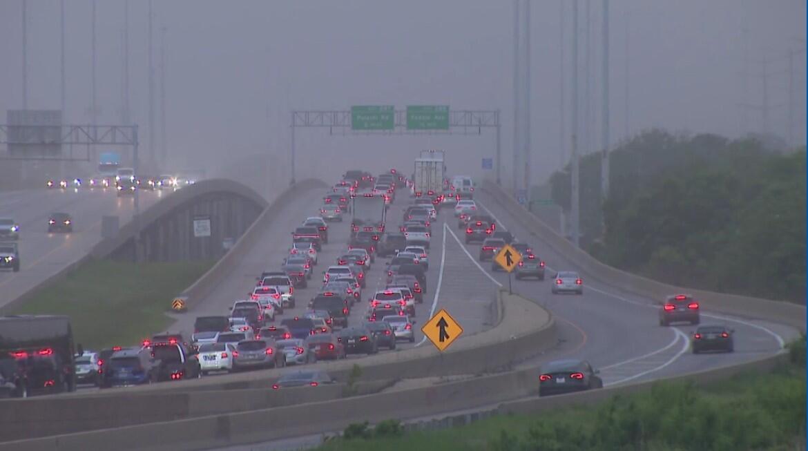 See the moment a dust storm blanketed Chicago; "It's like something out of the history books ...