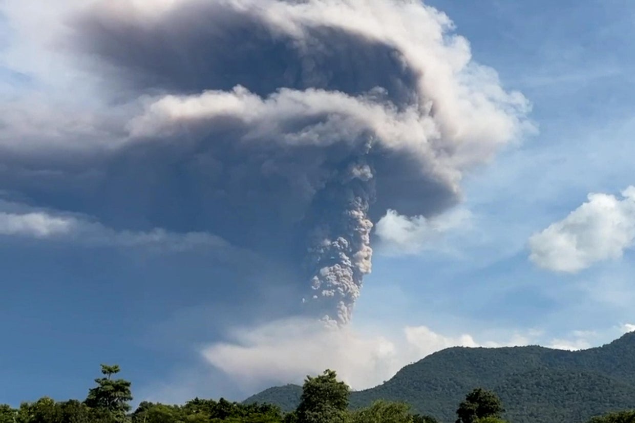 Indonesian volcano Mount Lewotobi Laki-Laki erupts with huge ash cloud ...