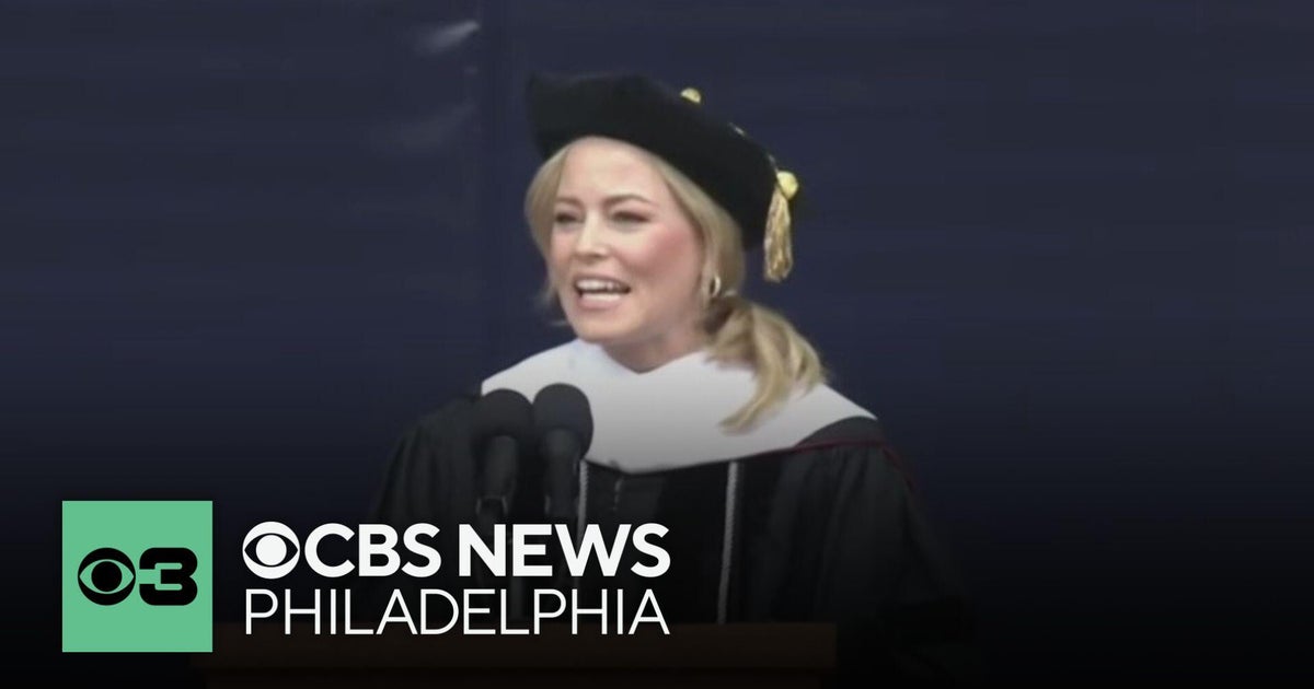 Elizabeth Banks delivers commencement speech at the University of ...