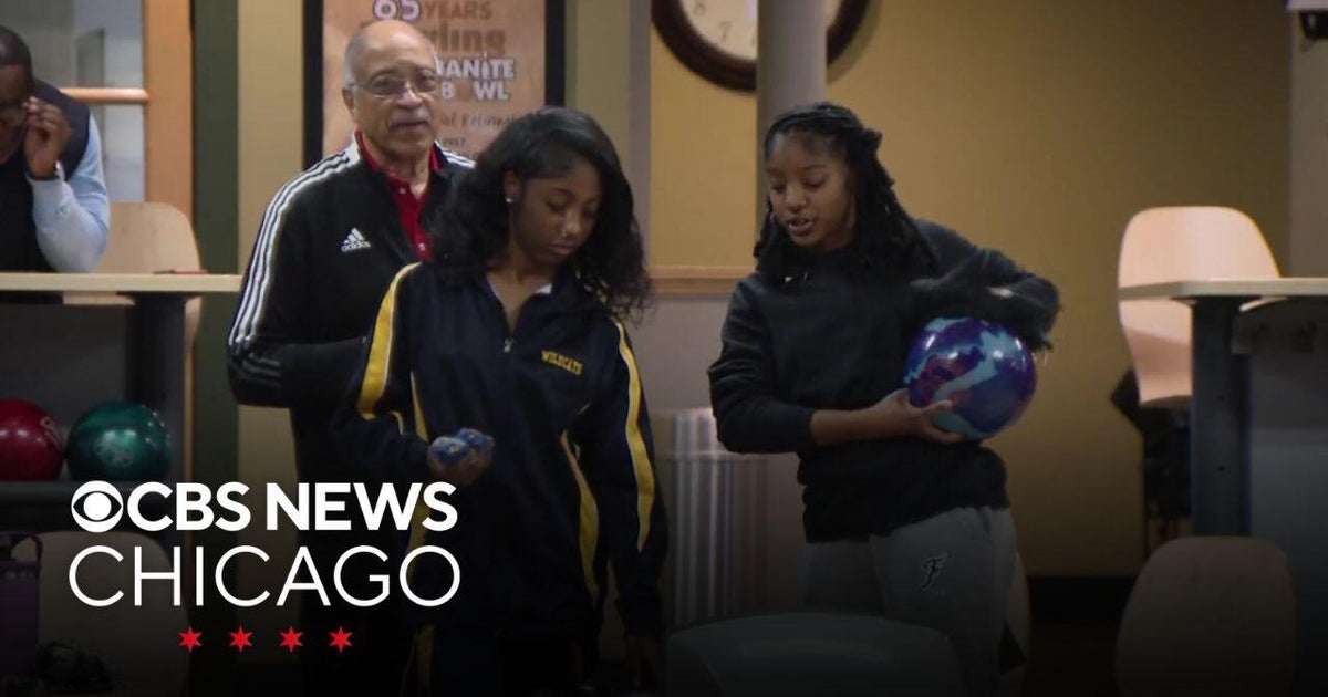High school sisters with historic bowling careers hoping to strike new interest in the sport ...