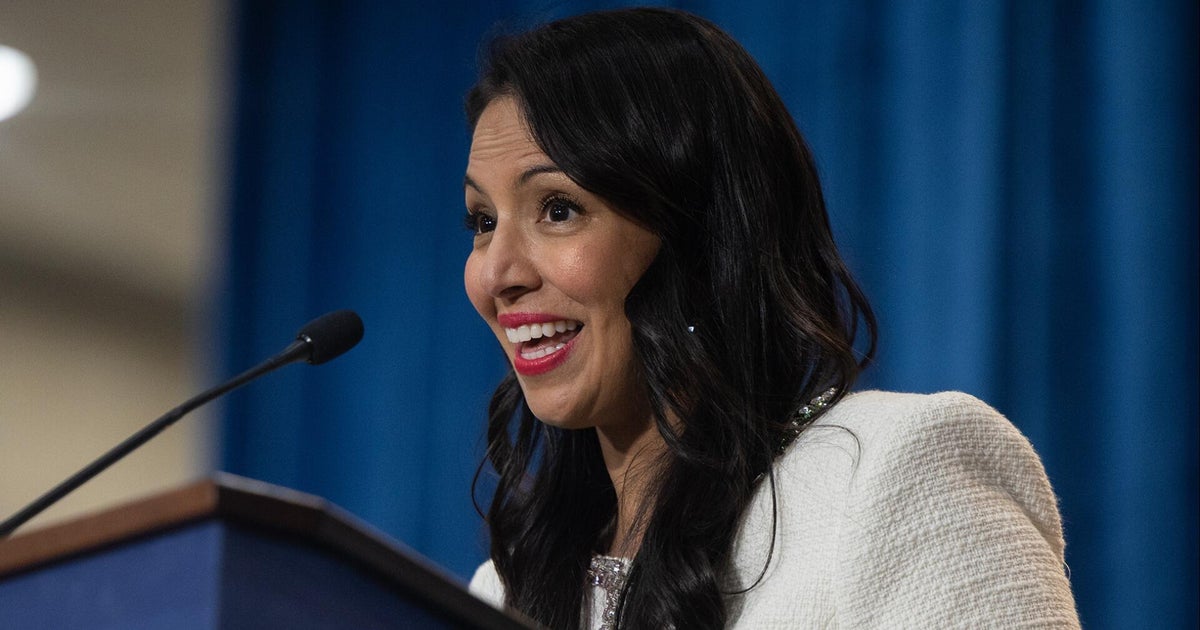 The rise of "Food Babe" in the "MAHA" movement - CBS News