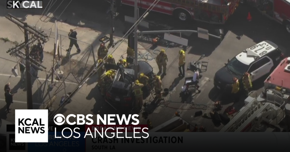 2 in critical condition after crash at South Los Angeles intersection ...