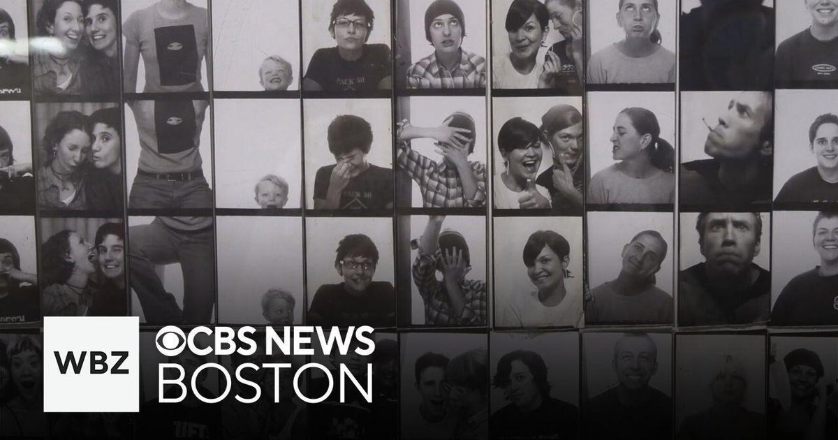 Vintage photobooth: An inside look - CBS Boston