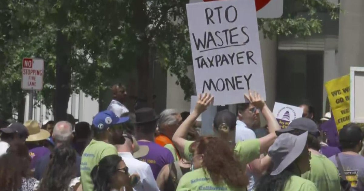 State workers rally outside California State Capitol protesting Newsom ...