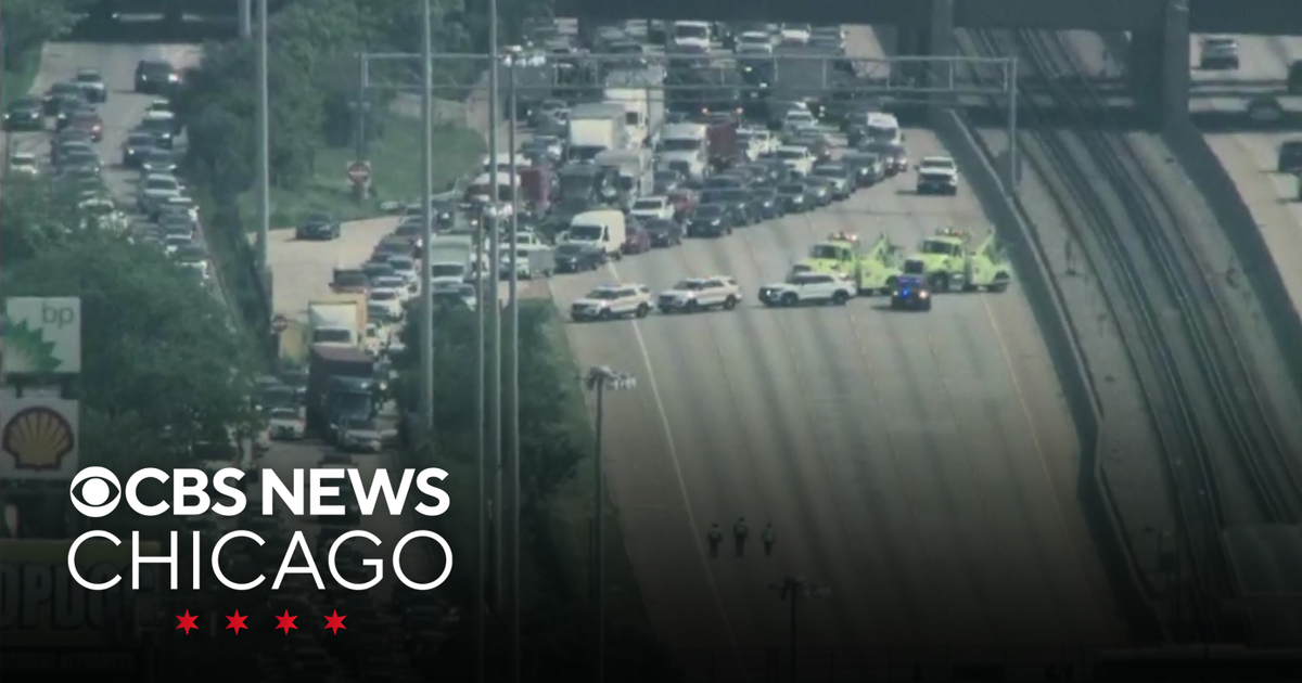 Dan Ryan Expressway northbound traffic snarled after shots fired ...
