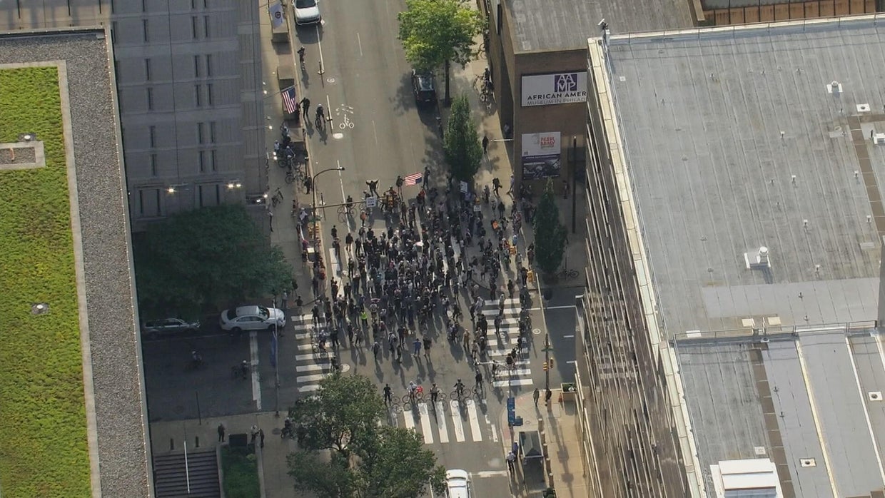 Anti-ICE protest in Philadelphia leads to 15 arrests, 2 officers ...