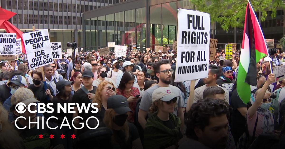 Thousands attend anti-ICE protest in Chicago Loop Tuesday; CPD says 17 ...
