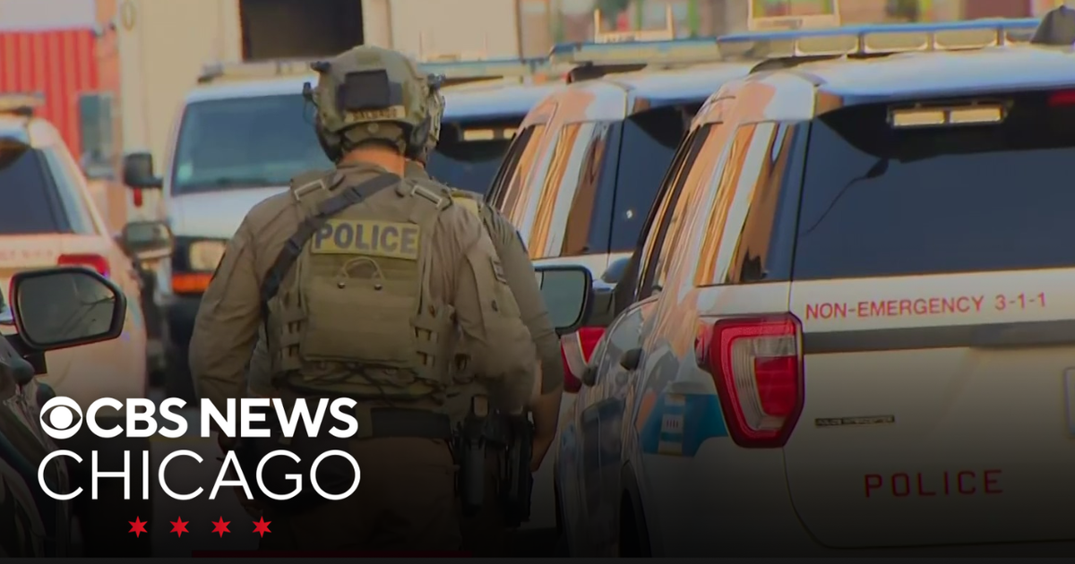 Deadly shooting over car sale prompts SWAT situation on Chicago's South ...