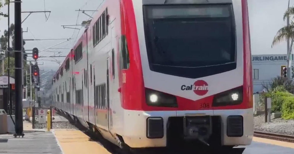 Petition in Burlingame to bring back weekday Caltrain service gains speed - CBS San Francisco