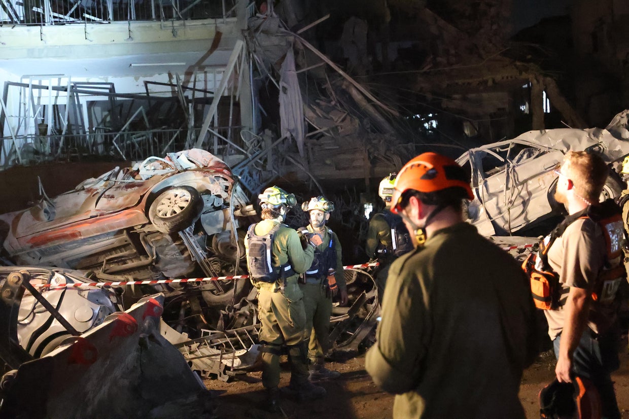 Iran launches missiles at Israel, and some hit Tel Aviv, as Israel ...