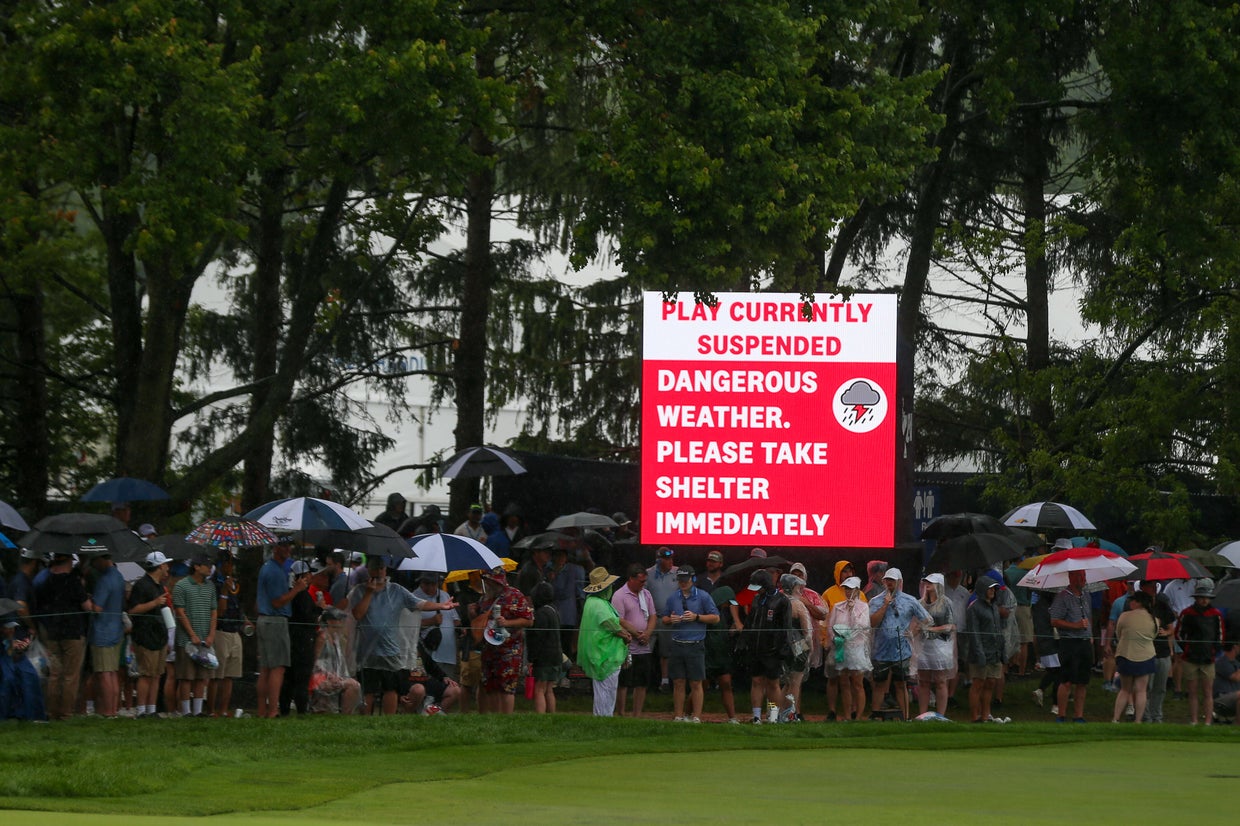 Final round of the U.S. Open at Oakmont Country Club resumes after ...