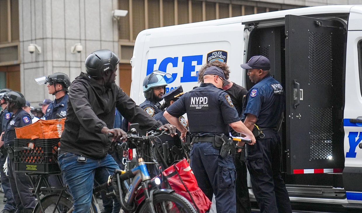 Trump directs immigration authorities to prioritize deportations in ...