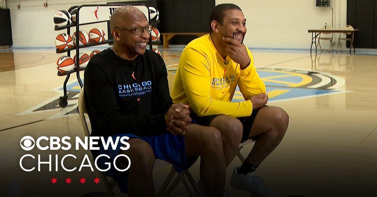 Chicago Sky head coach Tyler Marsh and dad Donnie get to coach together ...