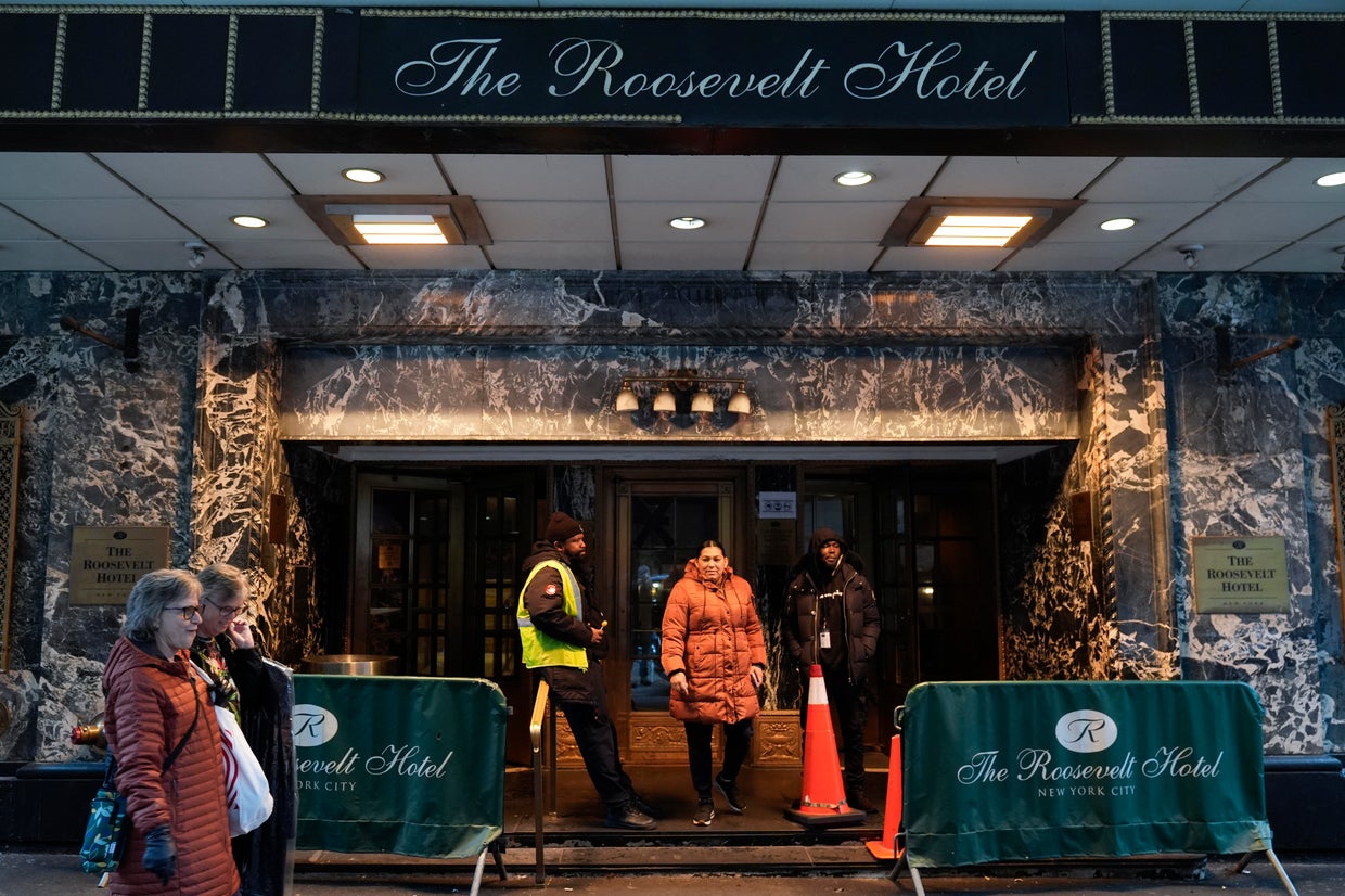 Migrant arrival center at NYC's storied Roosevelt Hotel closes for good ...