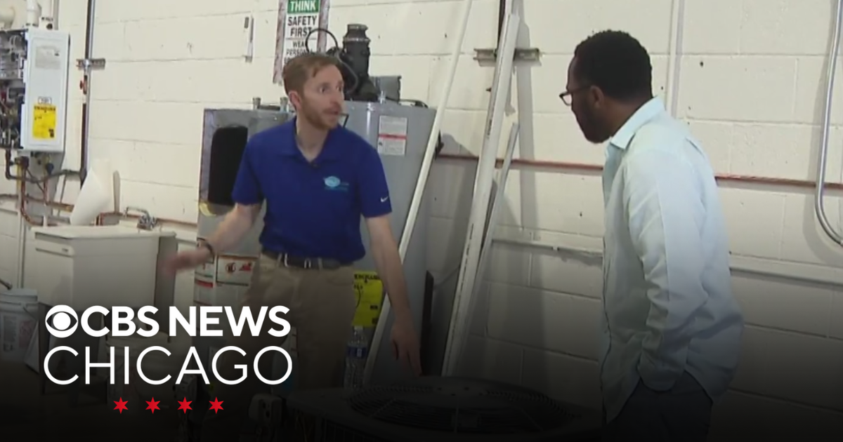 HVAC repairmen work overtime amid extreme heat - CBS Chicago