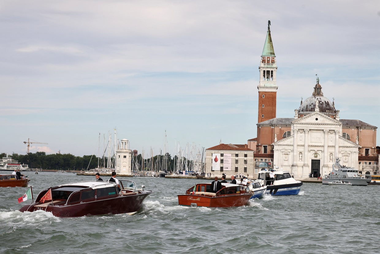 Jeff Bezos and Lauren Sánchez's wedding is celebrated with celebrity ...