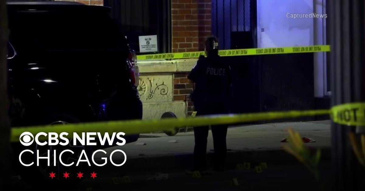 Search continues for gunmen in deadly River North mass shooting - CBS ...