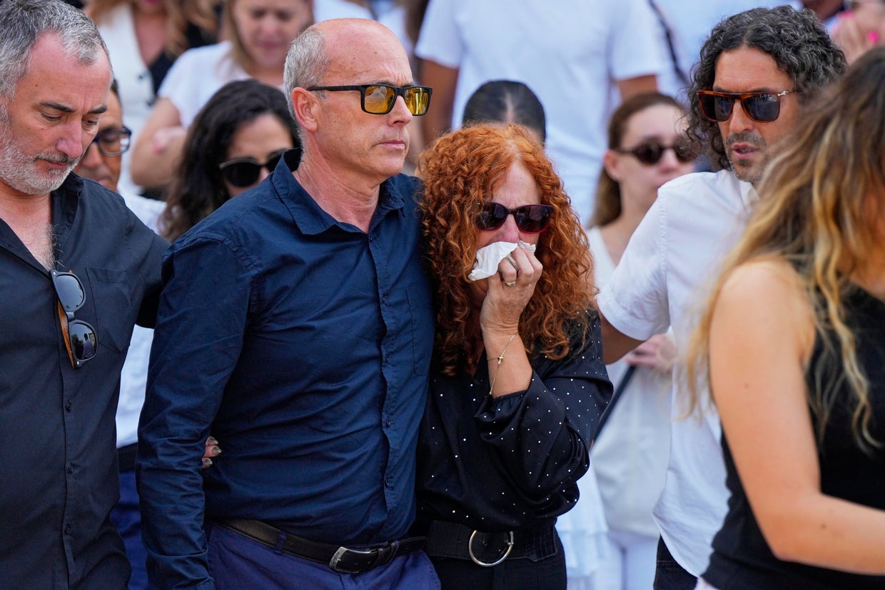 Liverpool and Portugal players join Diogo Jota's family in mourning ...