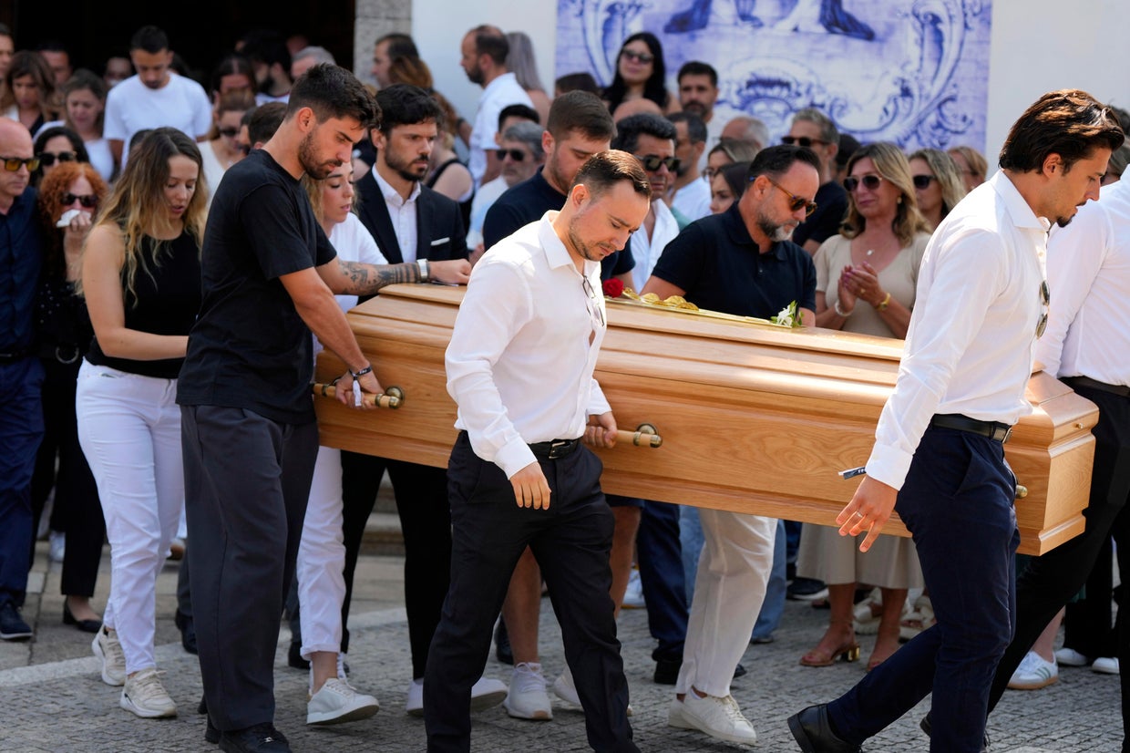 Liverpool and Portugal players join Diogo Jota's family in mourning ...