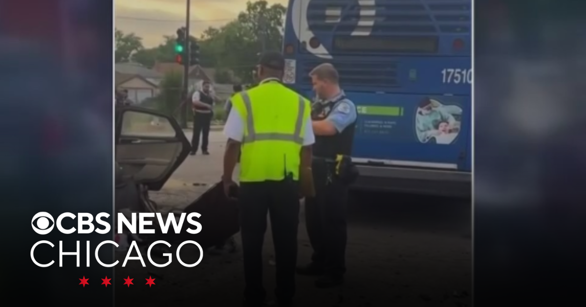 Suburban police pursuit preceded crash involving Pace bus on Chicago's ...