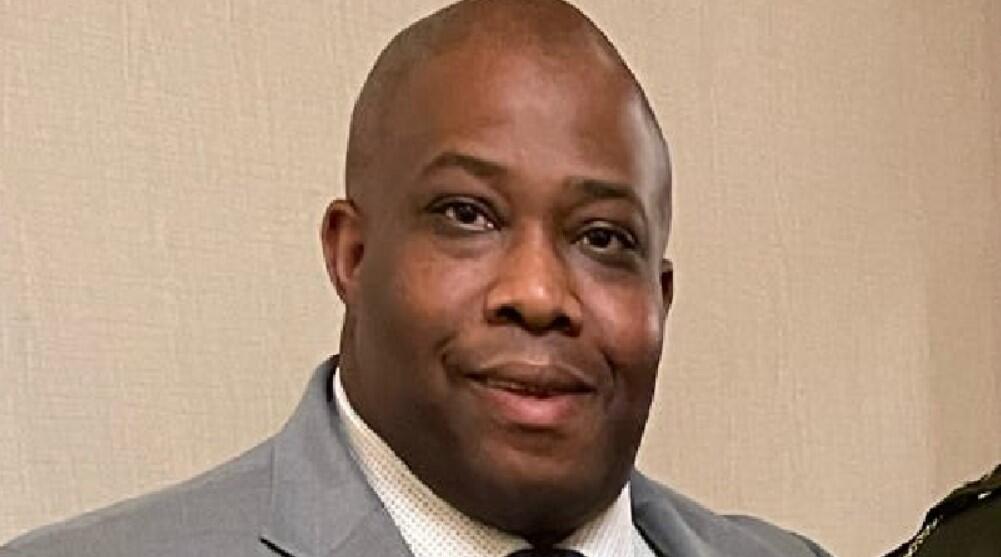 California parole agent shot dead in Oakland; suspect arrested - CBS ...