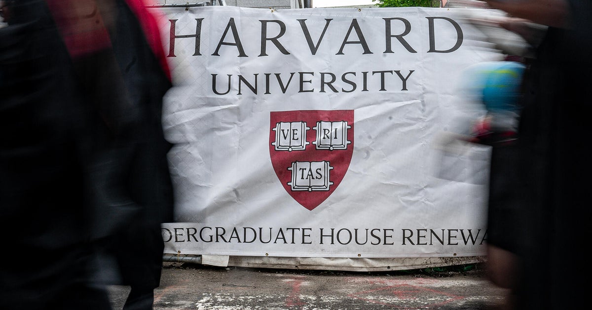 Harvard faculty, students and alumni rally outside courthouse amid ...