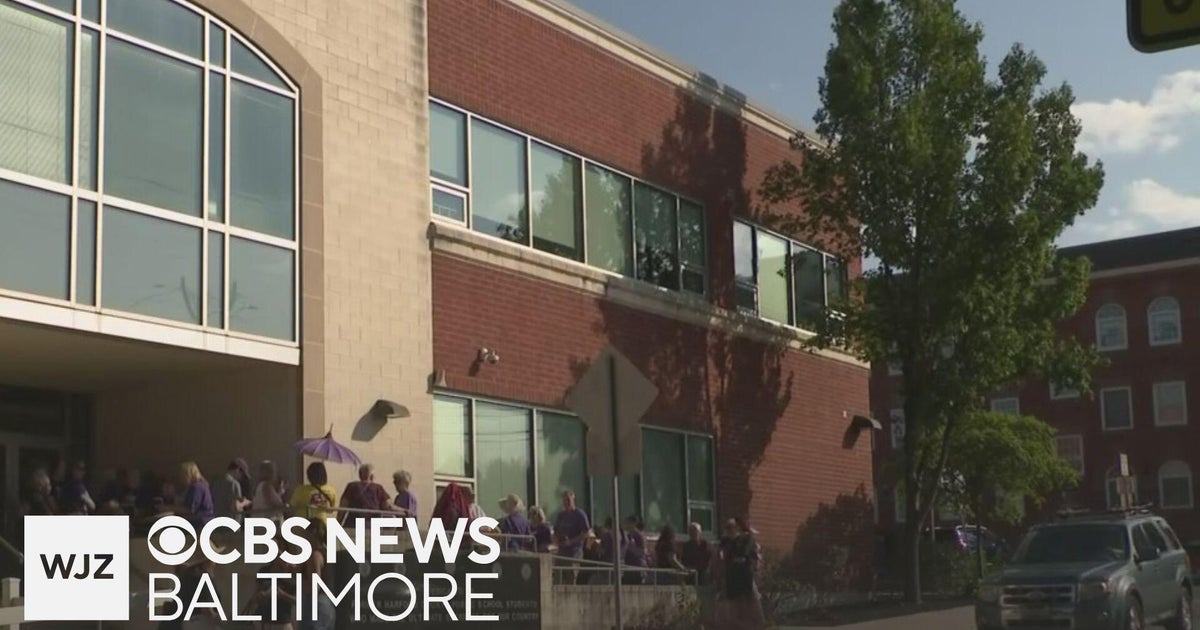 Uproar over book ban draws big crowd to board of education meeting ...