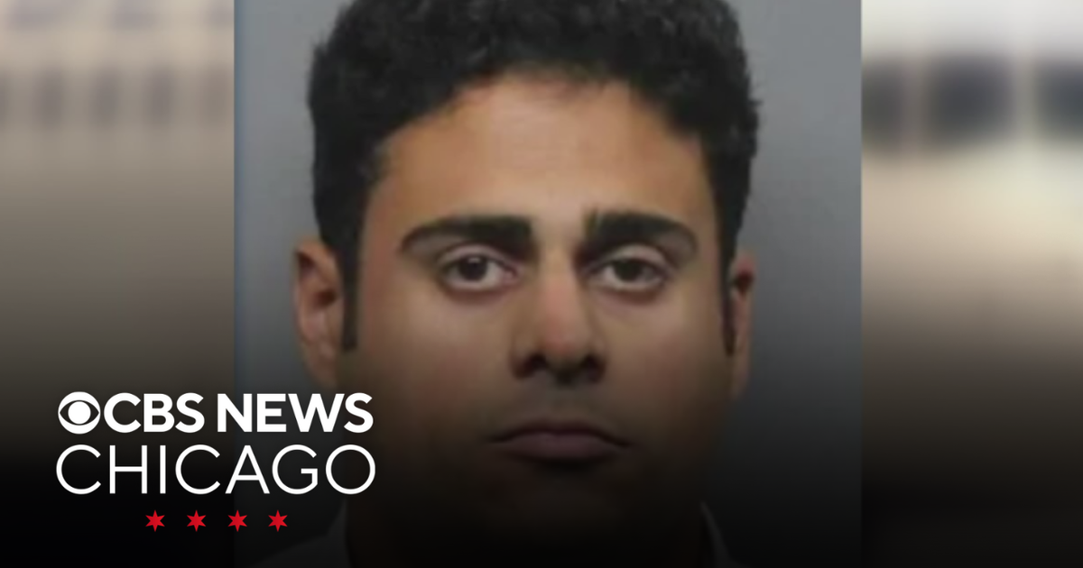 Delta Airlines pilot arrested in plane's cockpit by federal agents ...