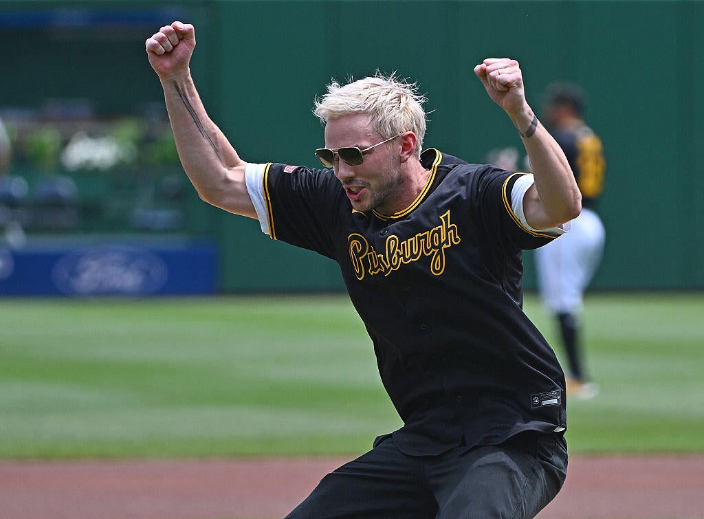 "How To Rob a Bank" actor Nicholas Hoult visits the sidelines of ...