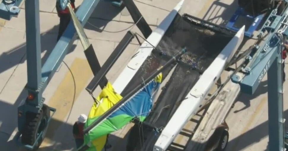 Officials remove barge, sailboat in fatal collision near Miami Beach ...