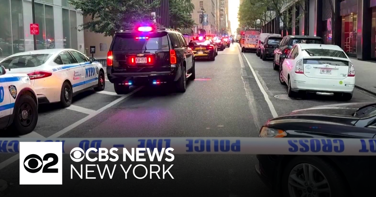 Midtown office shooting leaves workers on edge in NYC - CBS New York