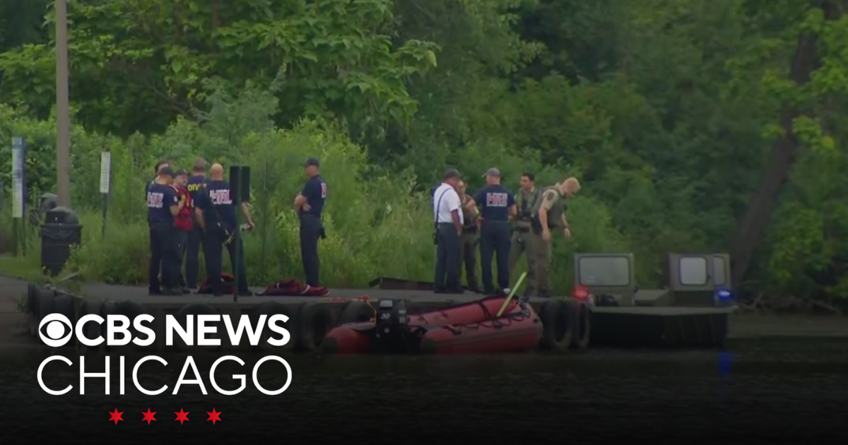 Kayaker missing in Fox River - CBS Chicago