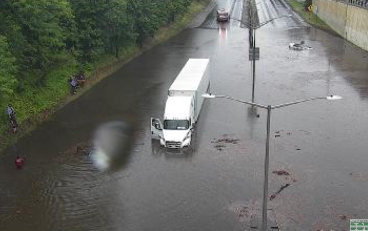 Commuters impacted by severe weather in Queens as Clearview Expressway ...