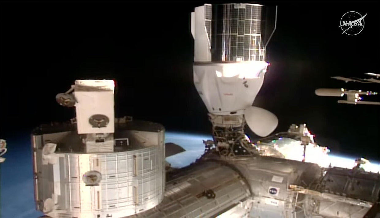 Crew Dragon delivers 4 fresh crew members to International Space ...