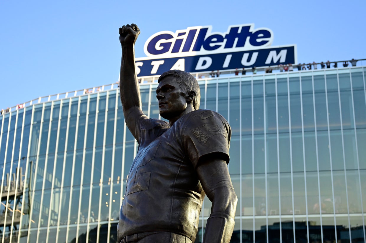 Photos: Tom Brady statue unveiled by Patriots outside Gillette Stadium
