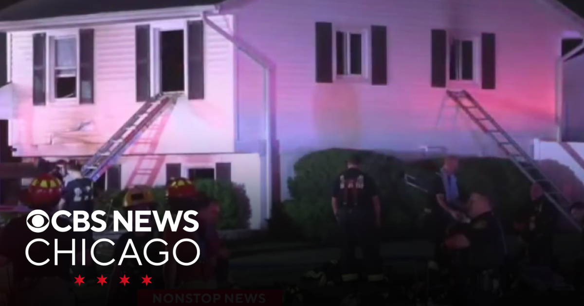 Streamwood house fire leaves 2 dead, 1 in critical condition - CBS Chicago